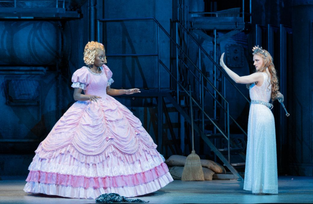 Cendrillon sur courant alternatif à l’Opéra de Paris | Bachtrack