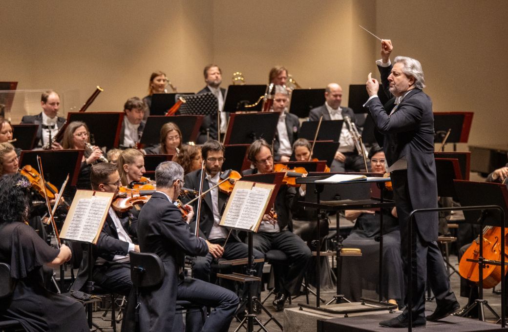 Czech Janáček Philharmonic lift Cadogan Hall’s roof in Shostakovich ...
