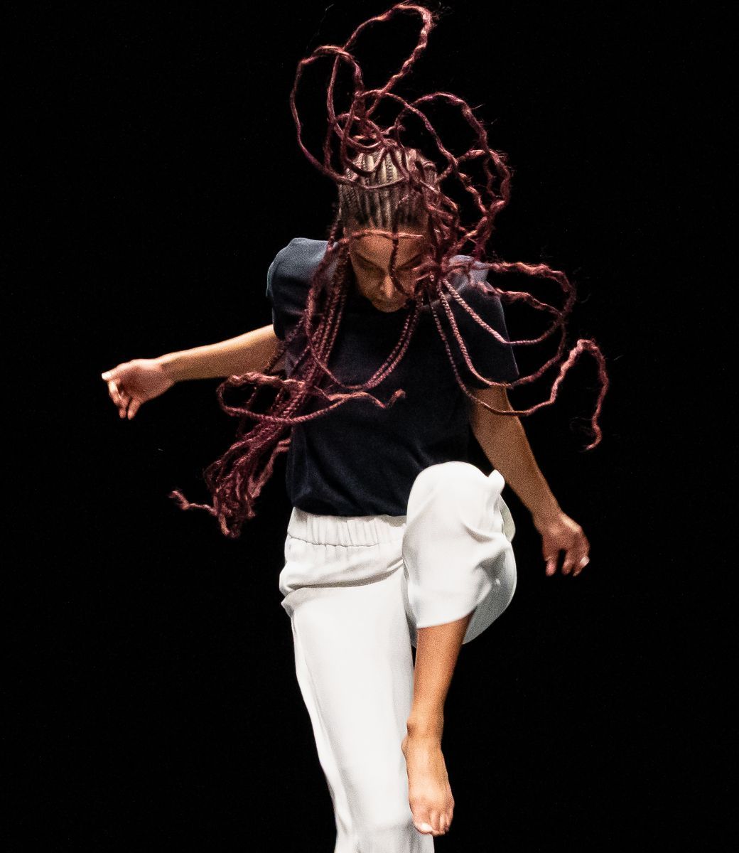 In New York, immersed in Noé Soulier’s The Waves | Bachtrack