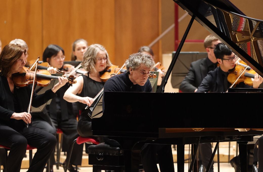 Paul Lewis balances delicacy with power in understated RLPO Beethoven ...