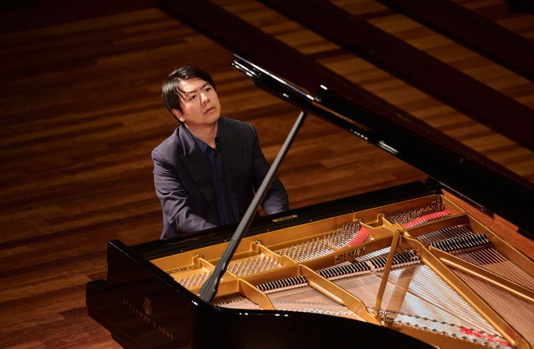 Música y virtud: Lang Lang ovacionado en el Palau de la Música | Bachtrack